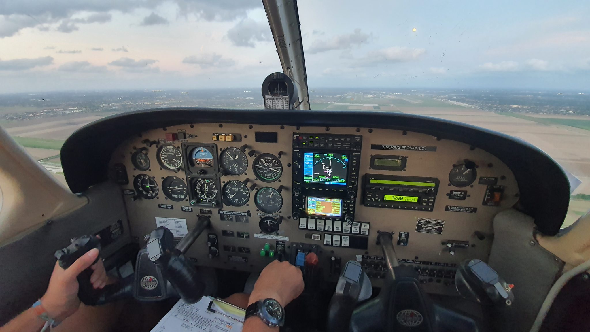 COMMERCIAL PILOT – FlyCorona by Flying Academy – Professional Pilot ...